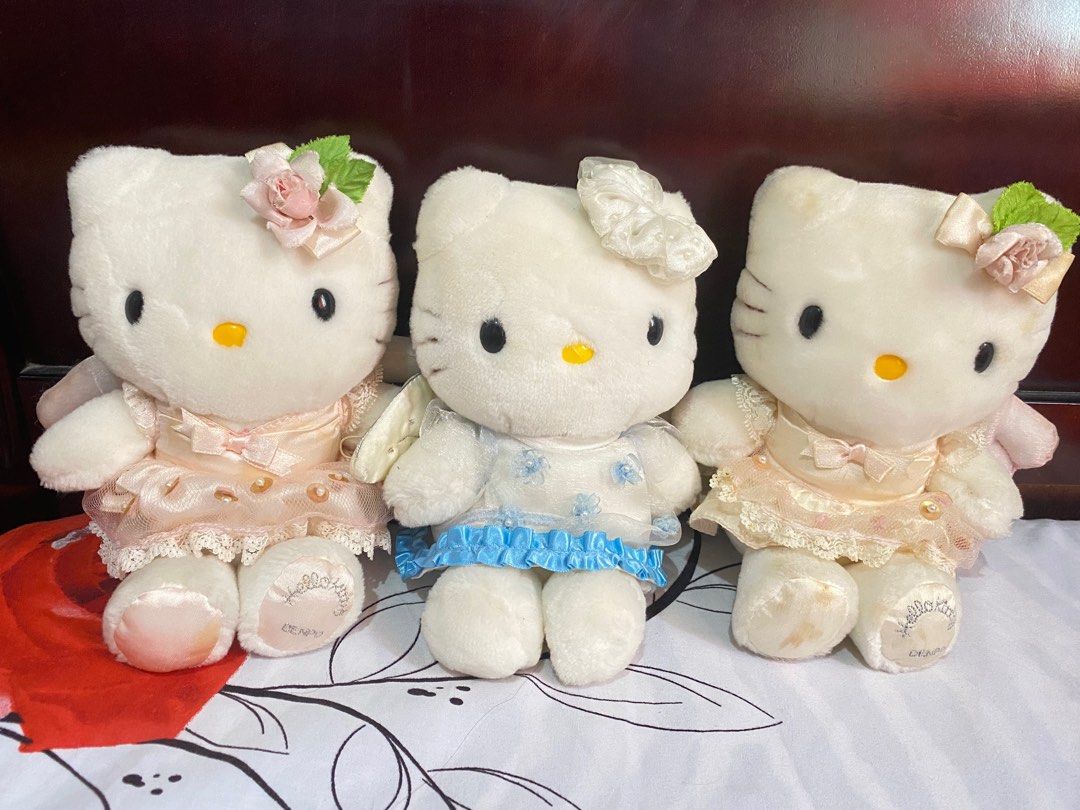 Hello kitty angels on Carousell