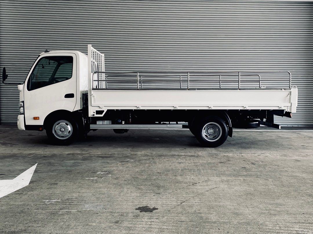 Hino XZU710R 14 FT Wide Cab Manual, Cars, Commercial Vehicles, Used on ...