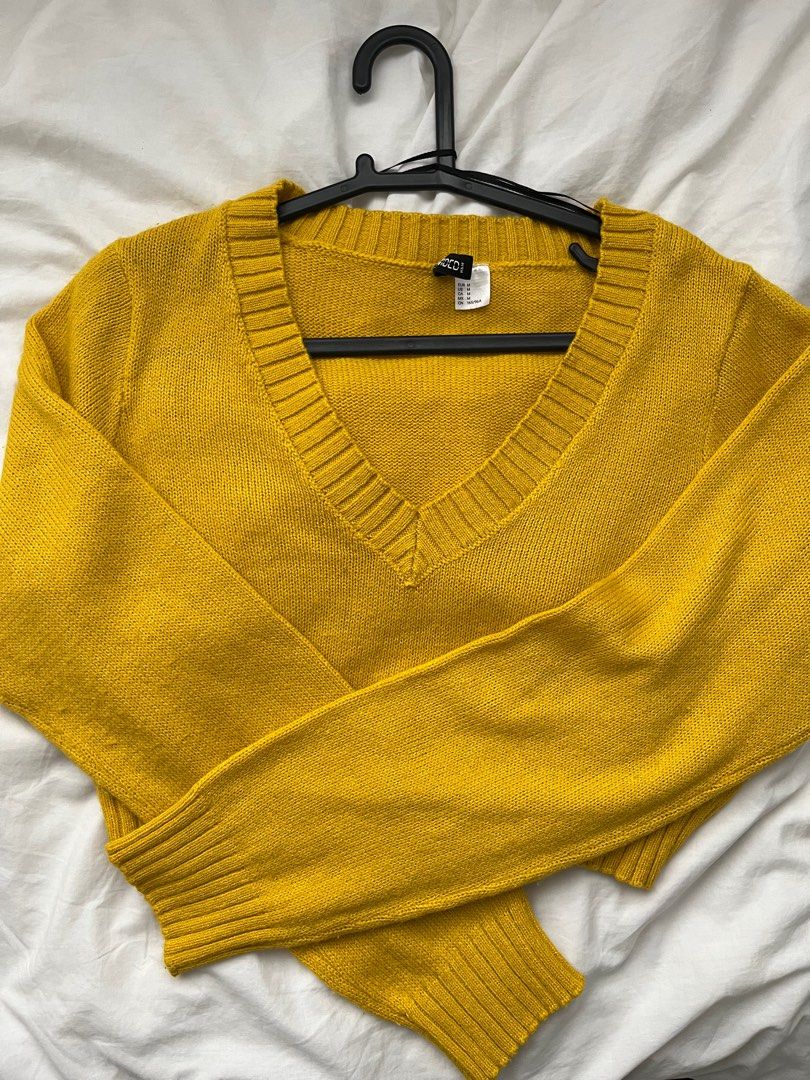 Hnm top, Women's Fashion, Tops, Longsleeves on Carousell