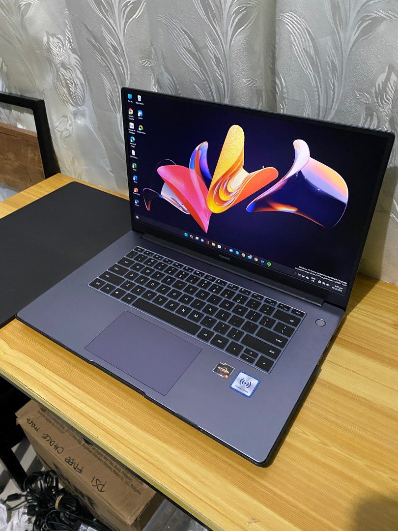 HUAWEI MATEBOOK D15/ AMD RYZEN 5 3500U/ 8GB RAM/ 256GB SSD + 1 TERA HDD ...