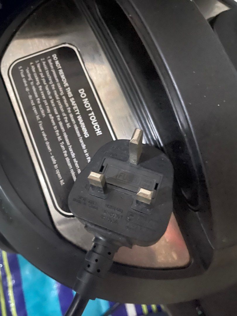 Instant Pot Duo 7-in-1 Singapore plug, TV & Home Appliances, Kitchen ...