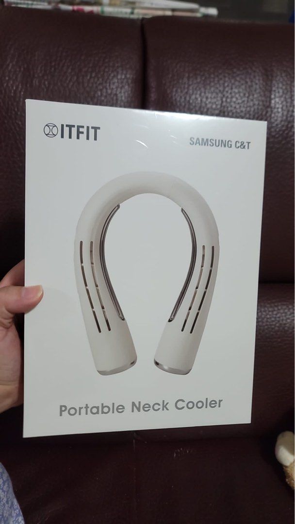 全新itfit 掛頸式降溫器 portable neck cooler, 其他, 其他 - Carousell