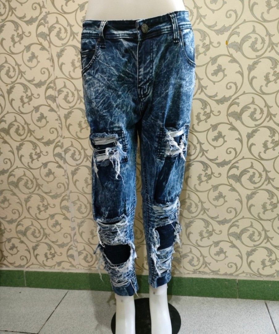 JEANS ROBEK JUMBO, Fesyen Pria, Pakaian , Bawahan di Carousell