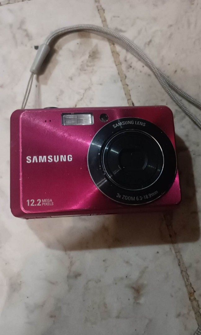 ‼️LF BATTERY NG SAMSUNG ES60, Photography, Cameras on Carousell