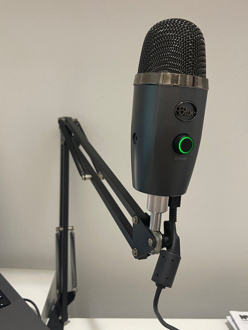 Like New - Logitech Yeti Nano Blue Voice with stand, Audio, Microphones ...