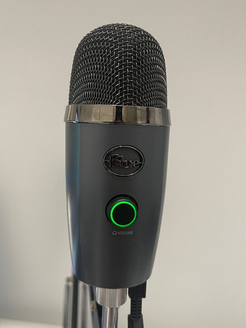 Like New - Logitech Yeti Nano Blue Voice with stand, Audio, Microphones ...