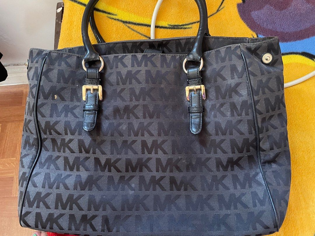 MK shoulder Bag original on Carousell