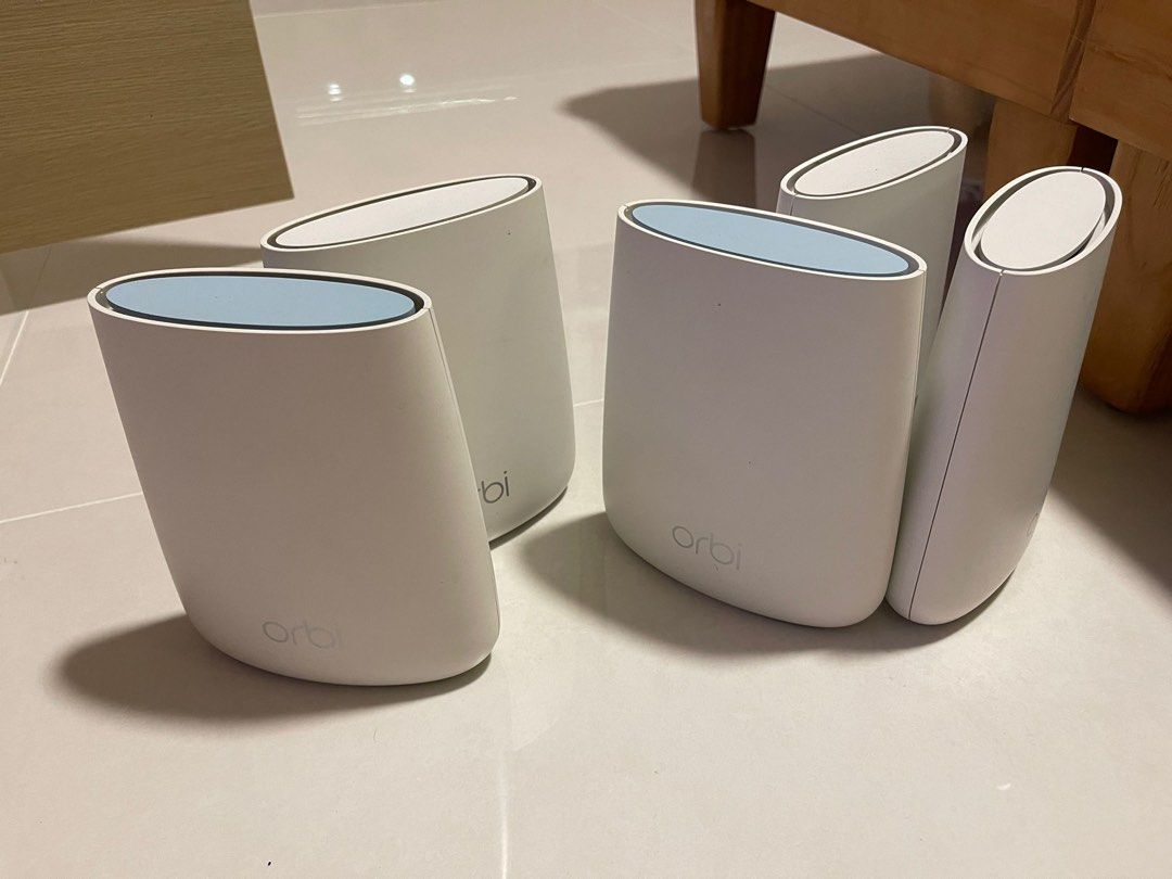 NETGEAR Orbi WiFi Router RBR20 main and satellite, Computers & Tech ...