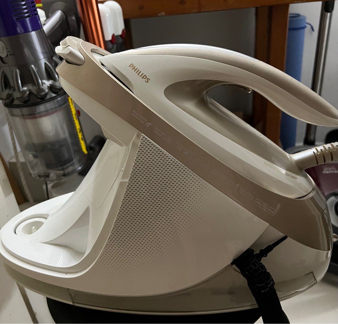 Phillies high pressure steam iron, TV & Home Appliances, Irons ...