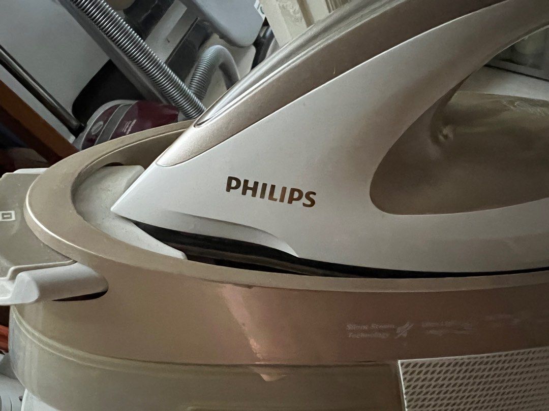 Phillies high pressure steam iron, TV & Home Appliances, Irons ...