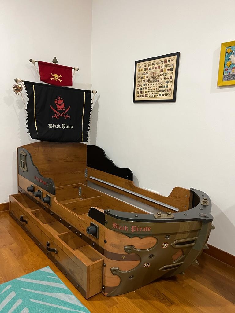 Pirate Ship Bed with the Base and Bamboo Mattress, Babies & Kids, Baby ...