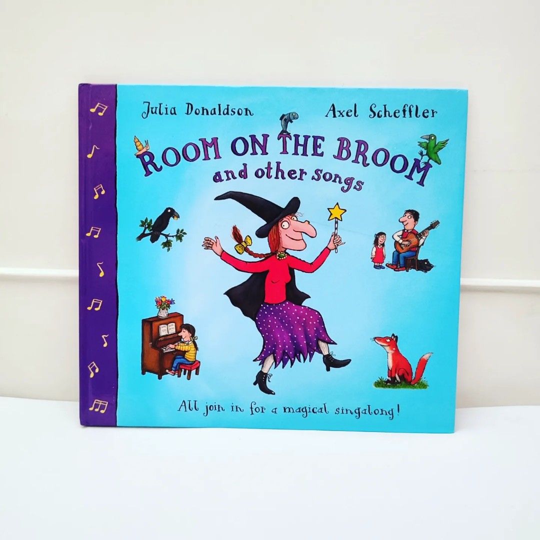 Room on the Broom and Other Songs Julia Donaldson Book, Hobbies & Toys ...