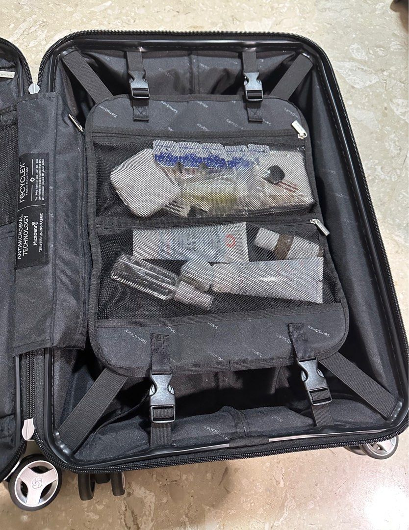 Like new Samsonite cabin size luggage CUBE - 048 in Black, Hobbies ...