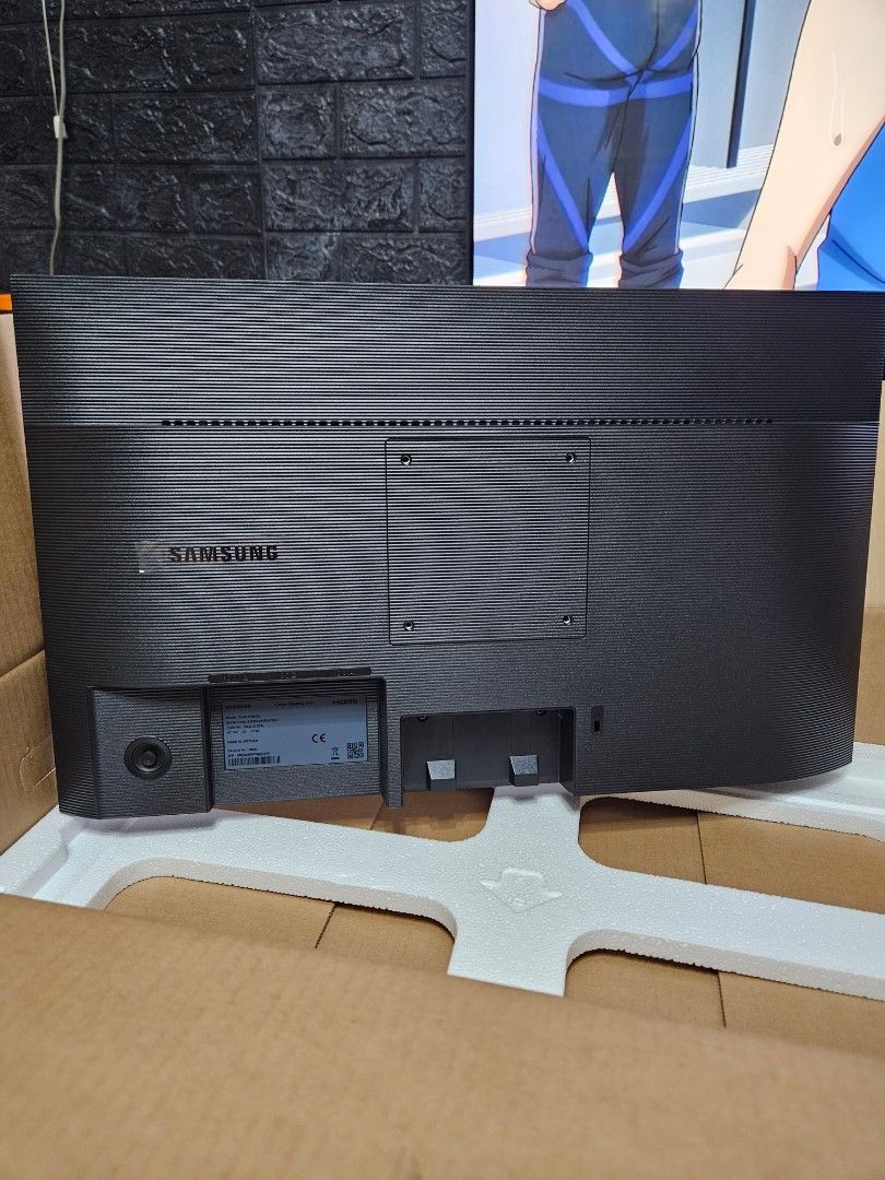 Samsung 24" frameless monitor, Computers & Tech, Desktops on Carousell