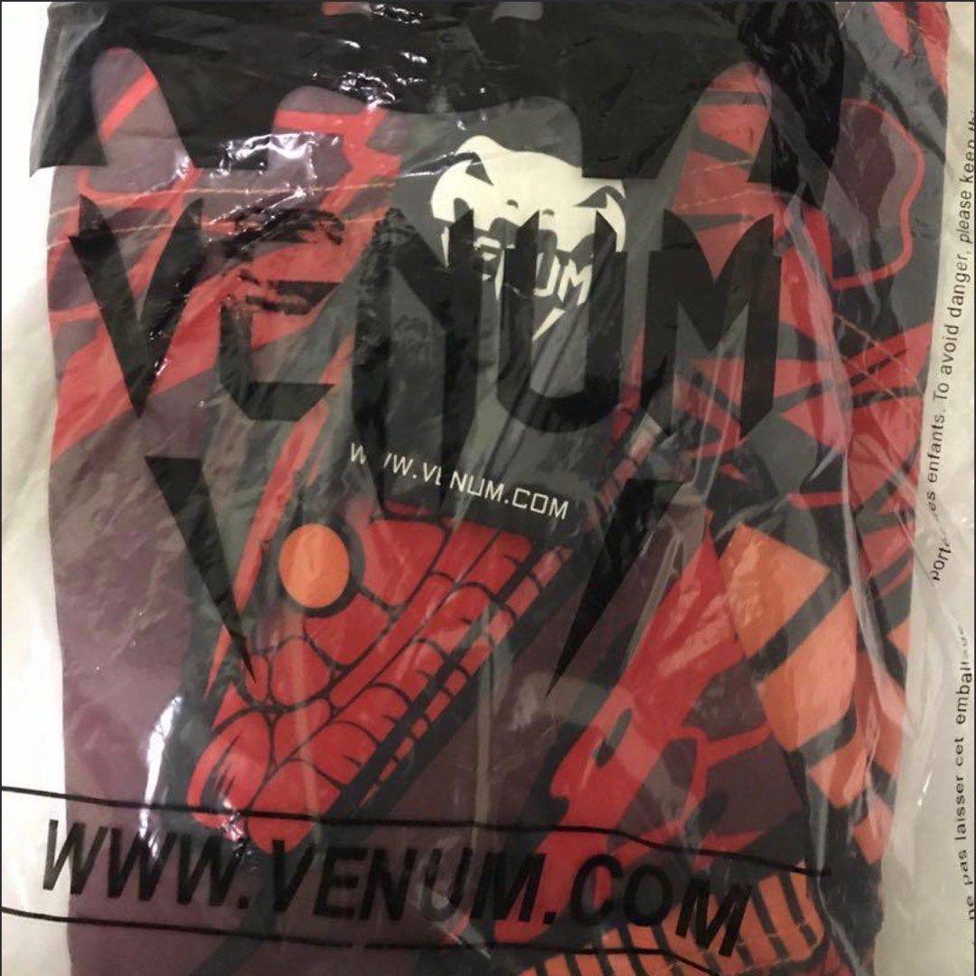 Snaker Venum Fightshort, Men's Fashion, Activewear on Carousell