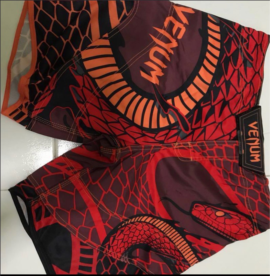 Snaker Venum Fightshort, Men's Fashion, Activewear on Carousell