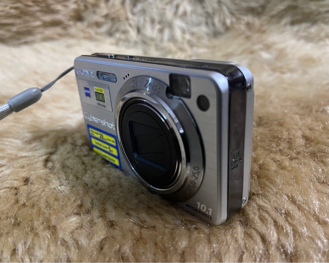 Sony Cybershot DSC-W710 Digital Camera, Photography, Cameras on Carousell