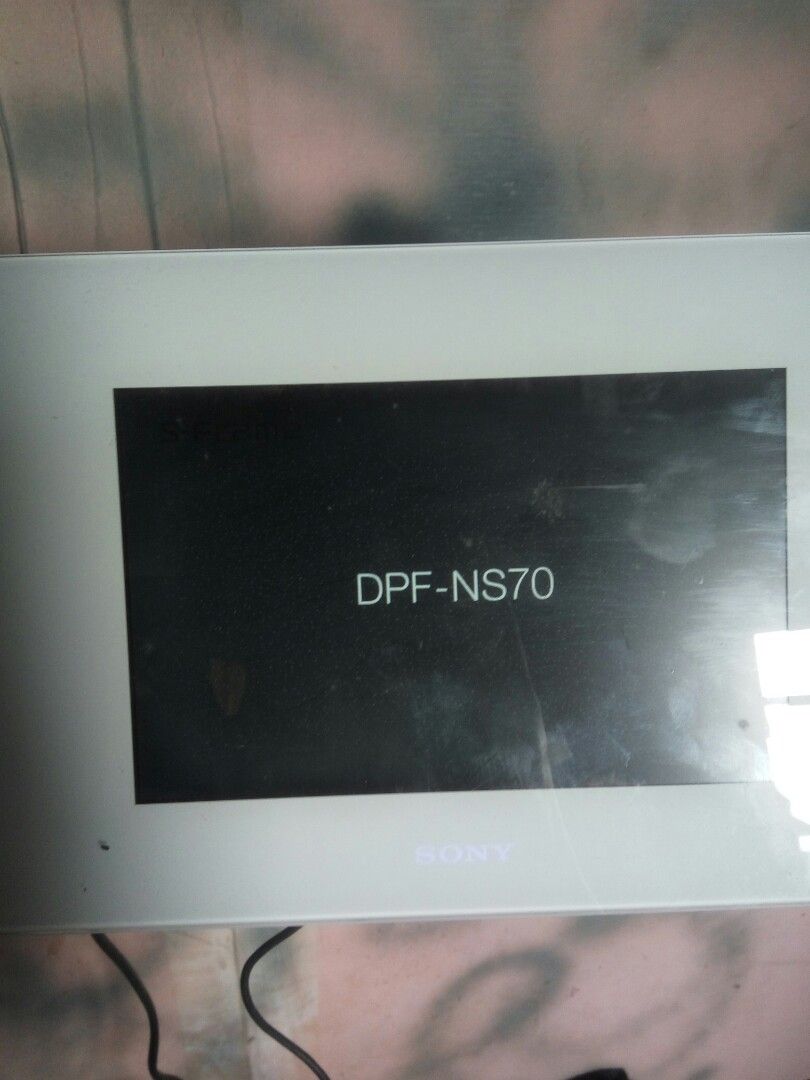 Sony digital photo frame DPF-NS70, Elektronik, Lainnya di Carousell