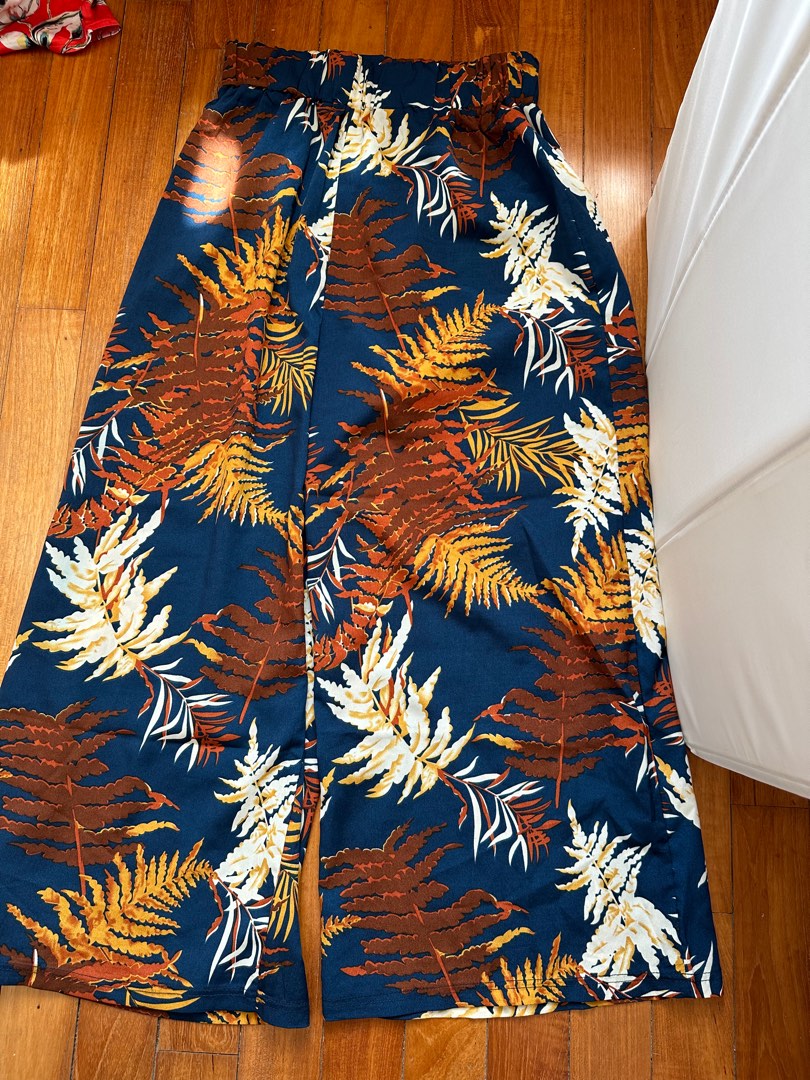 Square pants, Women's Fashion, Bottoms, Jeans & Leggings on Carousell