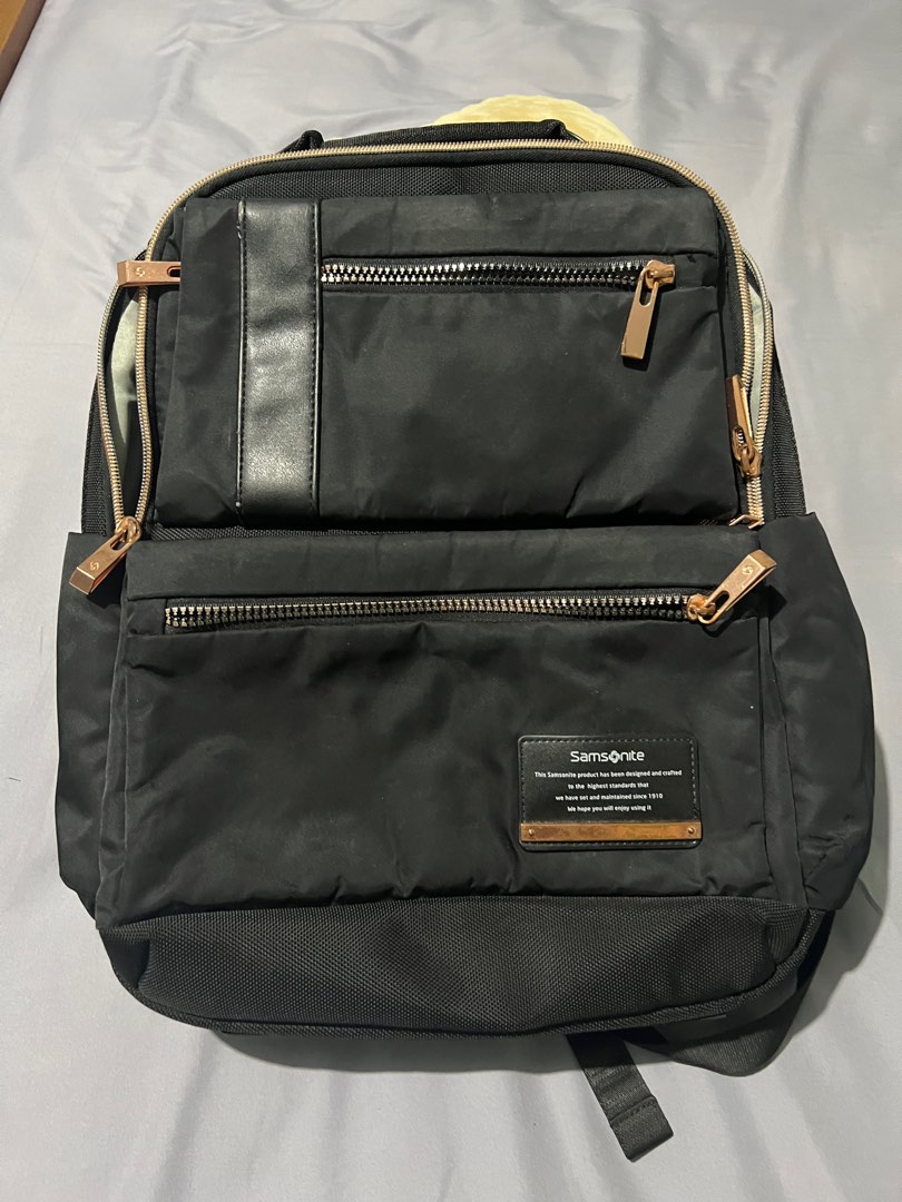 Tas hitam Samsonite, Fesyen Wanita, Tas & Dompet di Carousell