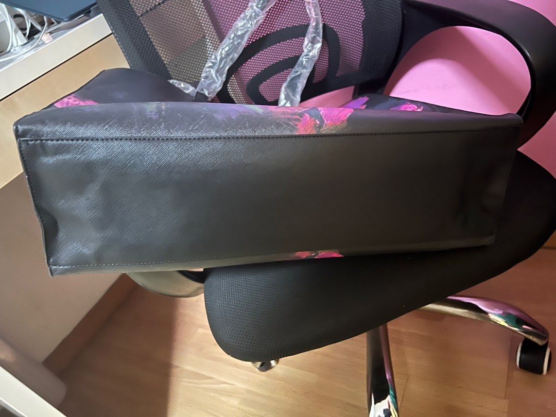 Ted Baker Paricon Art Print Wide Icon Bag, Women's Fashion, Bags ...