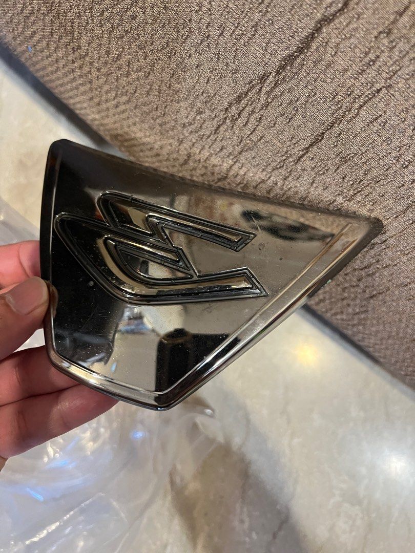 Toyota estima original front logo emblem, Everything Else on Carousell
