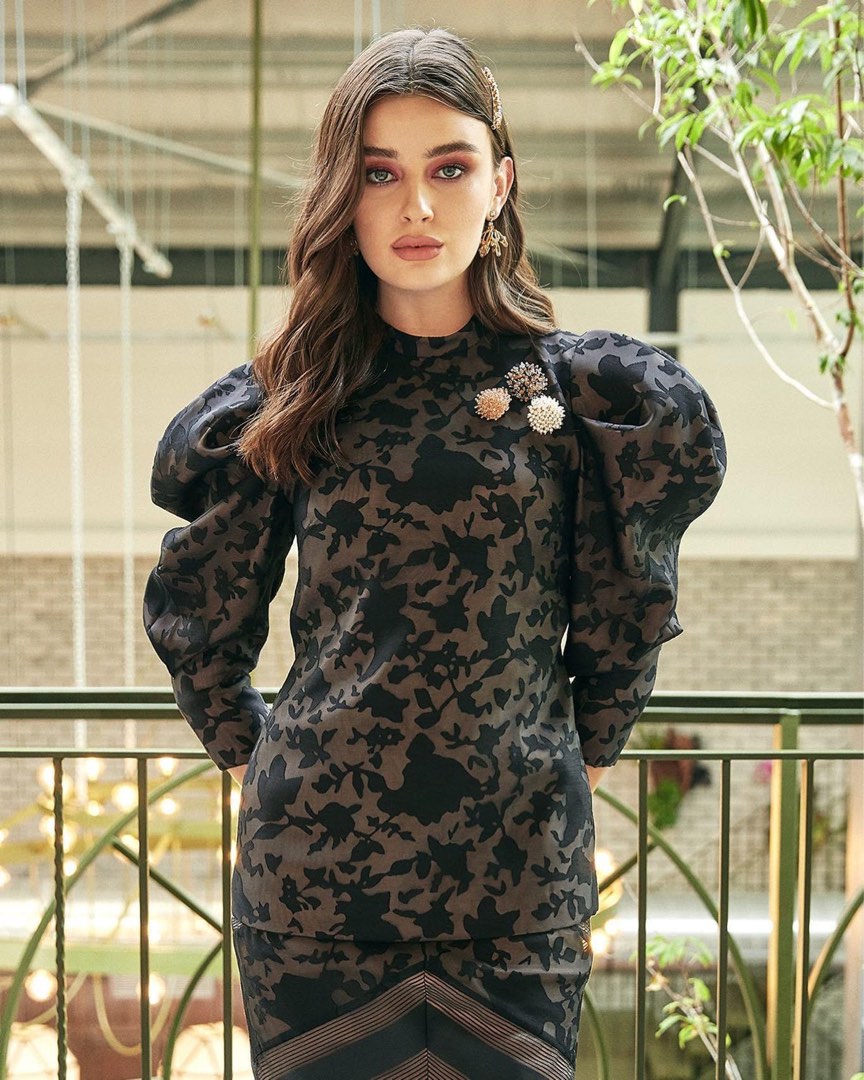 vanetta innaired ( hunting ), Women's Fashion, Muslimah Fashion, Baju ...