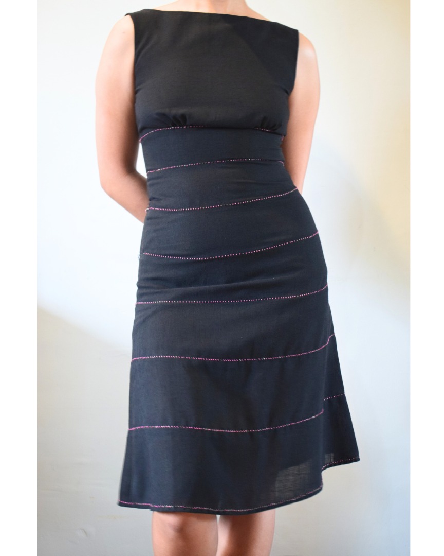 very flattering cut black dress on Carousell