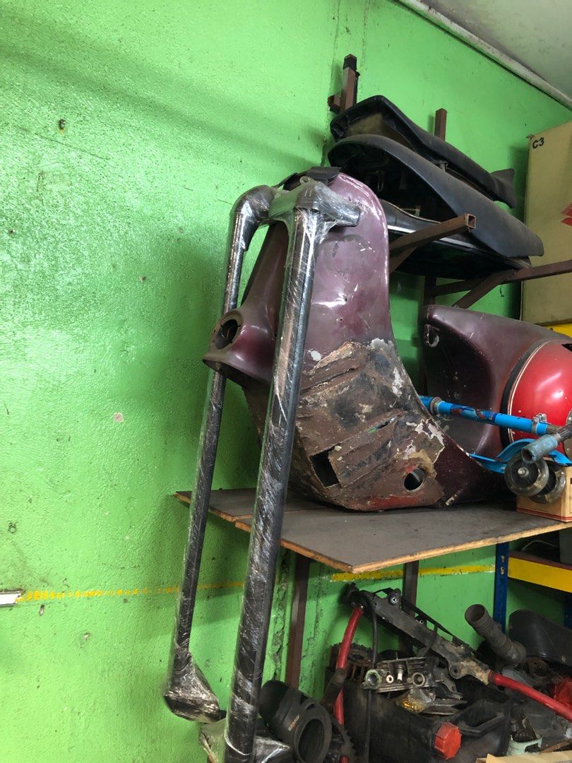 Vespa body klepet MK1, Auto Accessories on Carousell