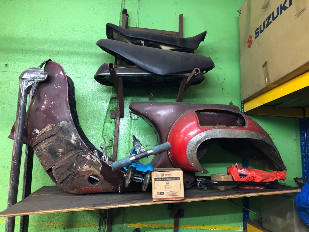Vespa body klepet MK1, Auto Accessories on Carousell