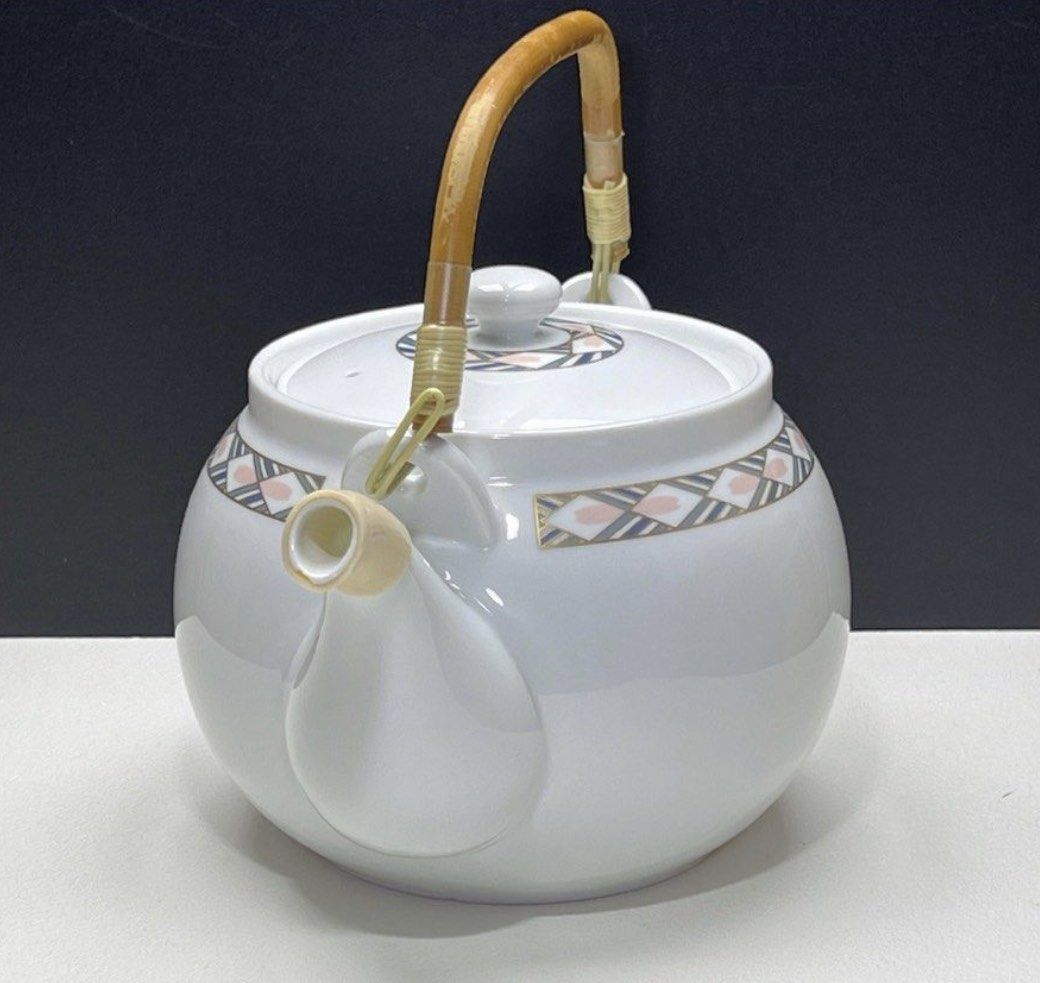 Vintage JAL Japan Airlines Tachikichi Porcelain Tea Pot, Hobbies & Toys ...