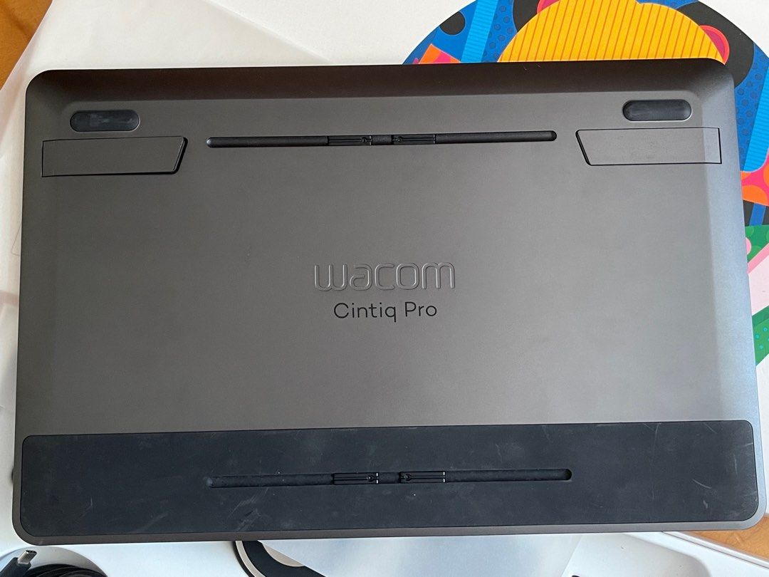 Wacom Cintiq Pro DTH-1320 + Expresskey, 電腦＆科技, 商務用科技產品 - Carousell