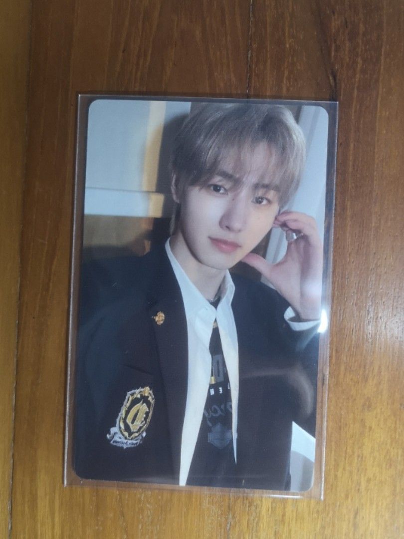 wts enhypen album pcs and sunghoon weverse pob, Hobbies & Toys, Memorabilia & Collectibles, K ...