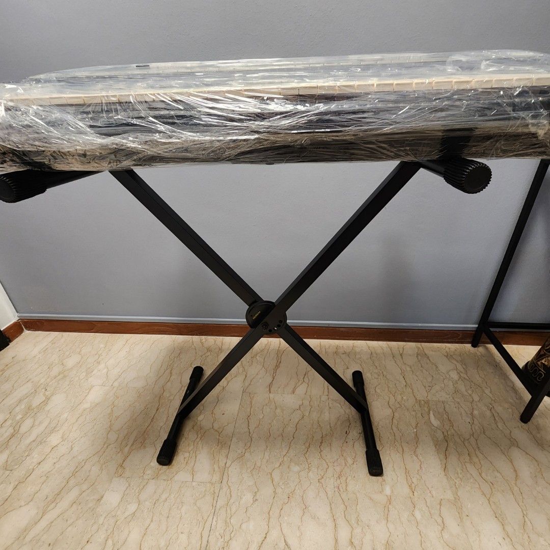 Yamaha keyboard with stand, Hobbies & Toys, Music & Media, Musical Instruments on Carousell