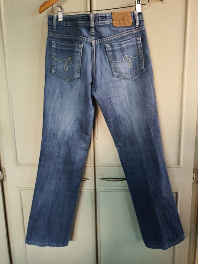YGDA STRAIGHT CUT LOW RISE JEANS on Carousell