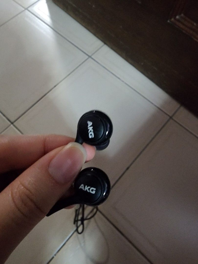 AKG original Samsung Ear piece, Audio, Earphones on Carousell