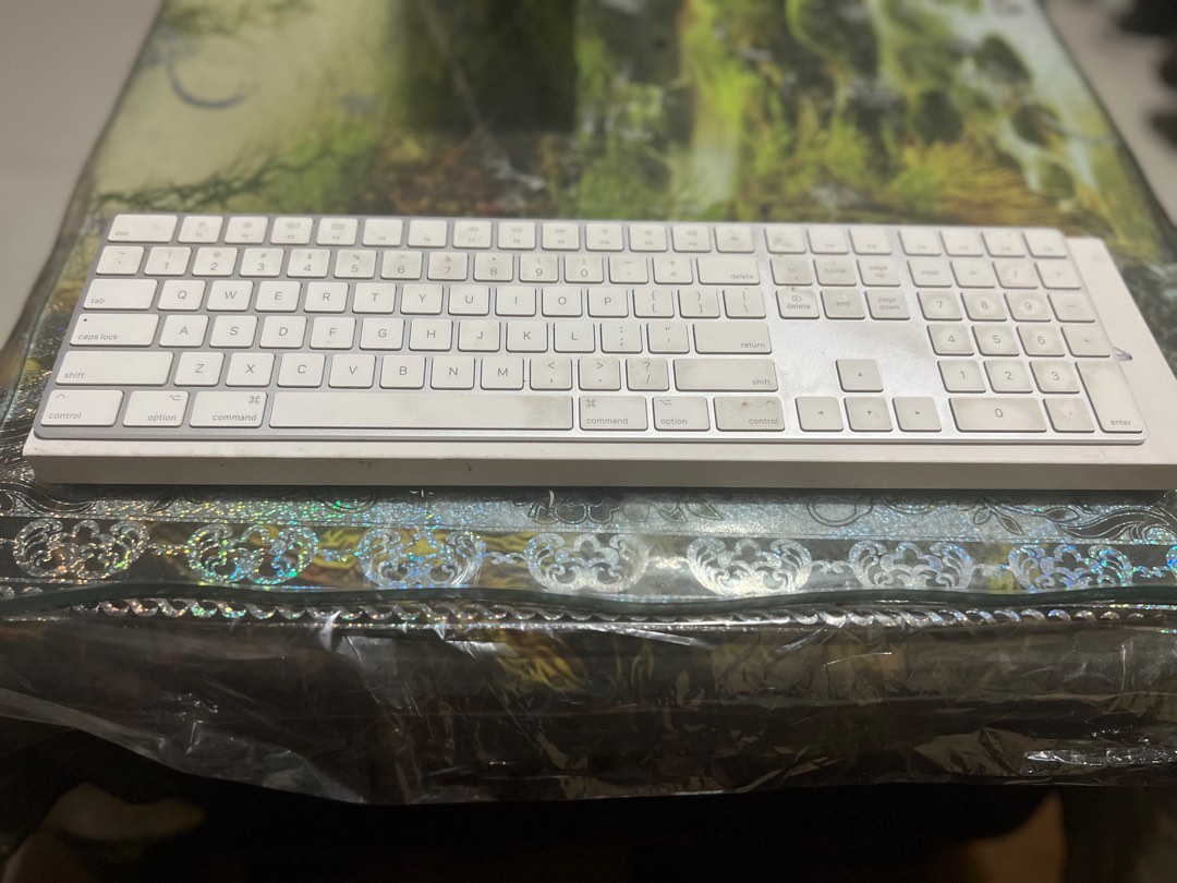 Apple imac keyboard, Computers & Tech, Desktops on Carousell