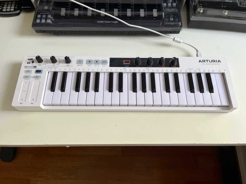 Arturia Key Step 37, Hobbies & Toys, Music & Media, Musical Instruments ...