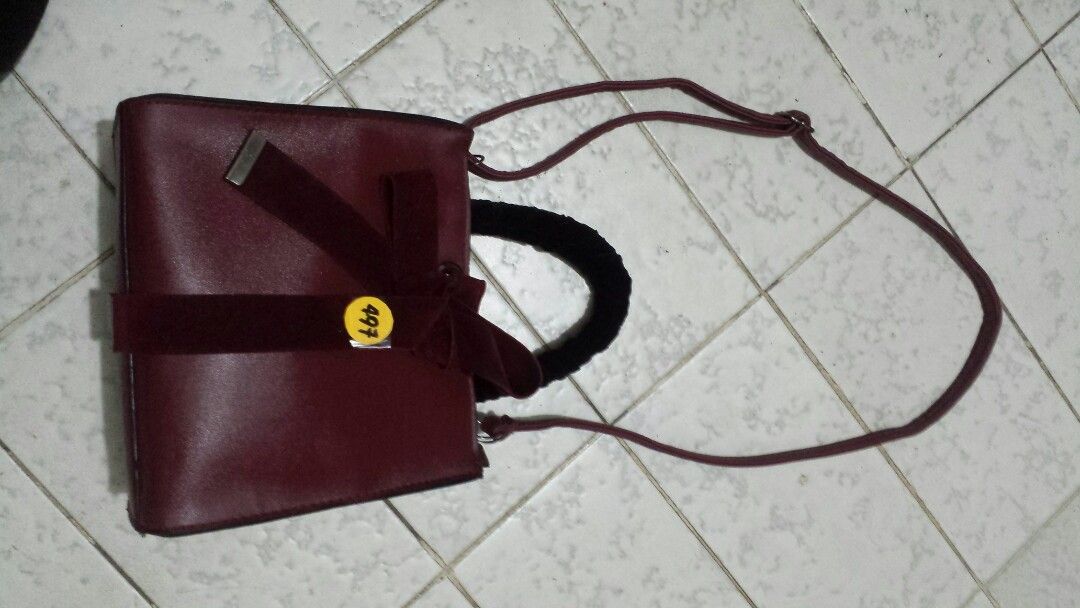 Bag ukay source, Women's Fashion, Bags & Wallets, Shoulder Bags on Carousell
