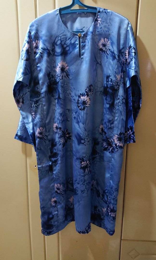 Baju Kurung Satin Licin Womens Fashion Muslimah Fashion Baju Kurung And Sets On Carousell