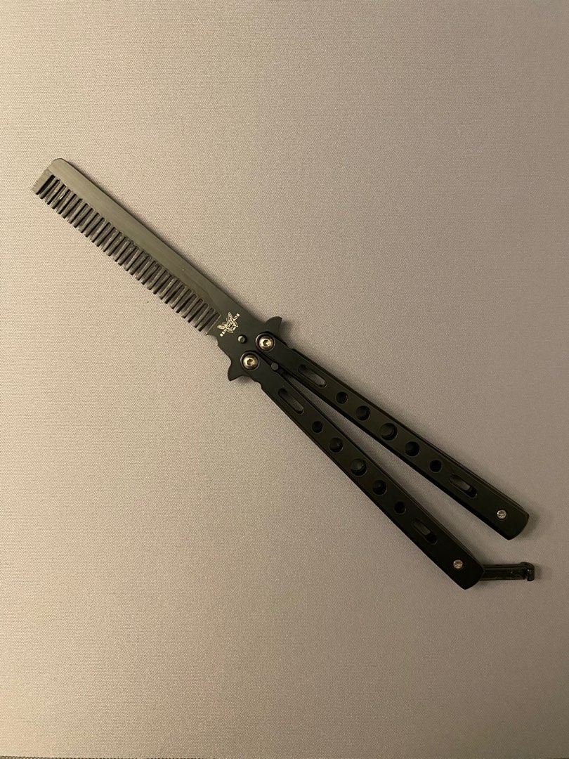 Balisong Comb, Beauty & Personal Care, Hair on Carousell