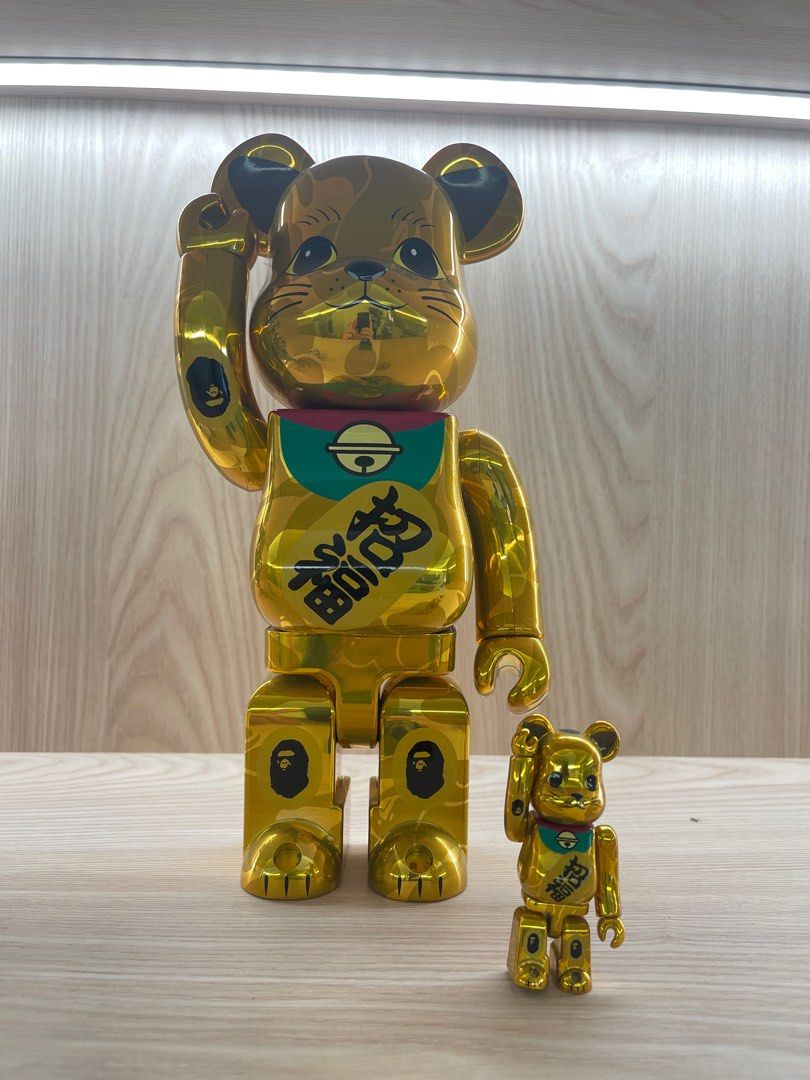 Bape Gold Manekineko Silver Daruma 400% & 100% Bearbrick, Hobbies ...
