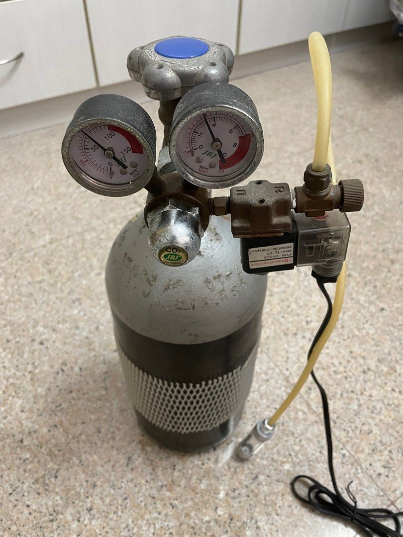 CO2 tank with solenoid, Pet Supplies, Homes & Other Pet Accessories on ...
