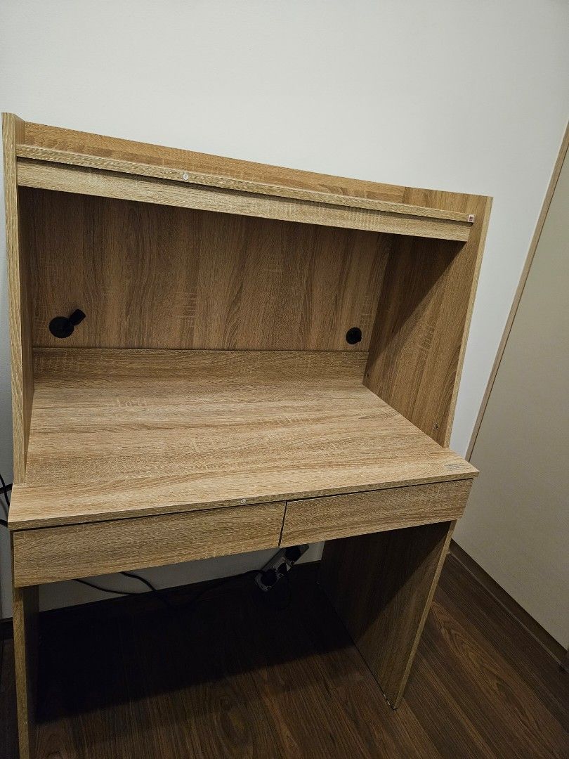 Computer / Study Table with Melamine Surface. No Scratches or Markings ...