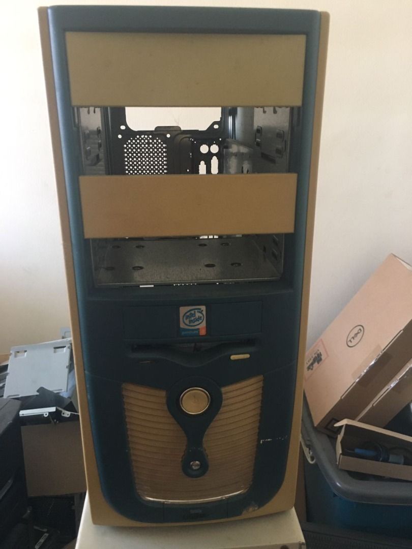 Computer Casing Platinum, Computers & Tech, Desktops on Carousell