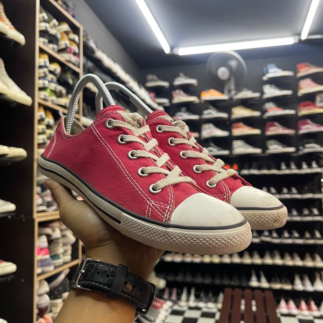 Converse Low Cut, Women's Fashion, Footwear, Sneakers on Carousell