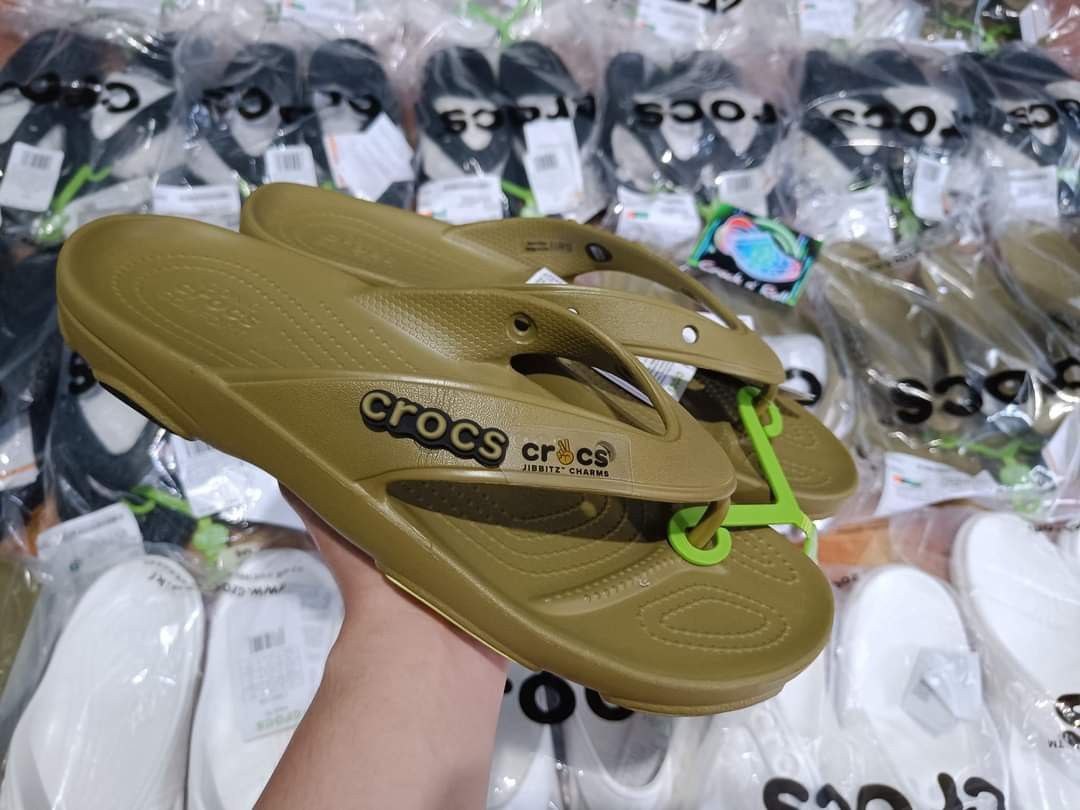 Crocs Terrain Flip Aloe Orig, Men's Fashion, Footwear, Slippers ...