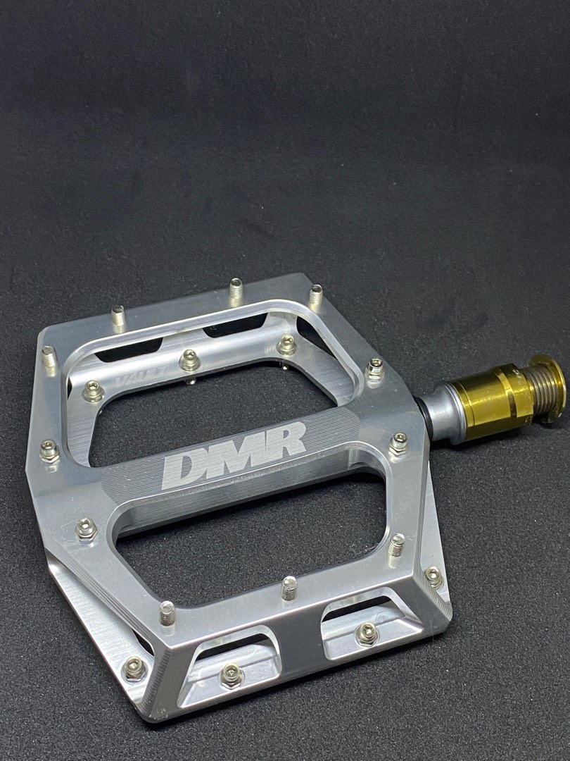 DMR Vault Silver w extender, Sports Equipment, Bicycles & Parts, Parts ...