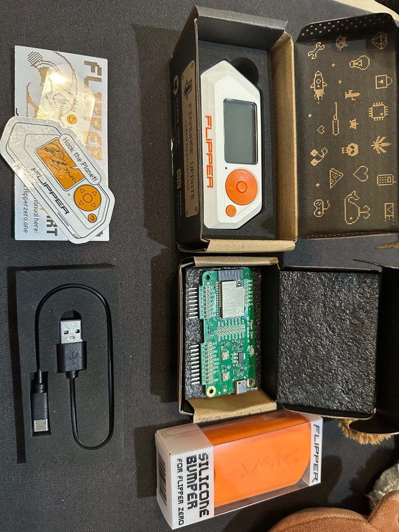 Flipper Zero with WiFi Dev Board, Computers & Tech, Parts & Accessories ...
