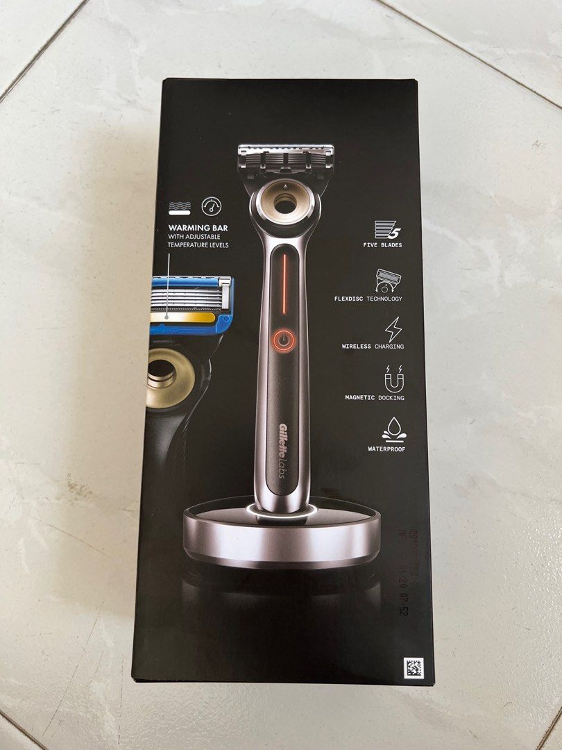 Gillette Heated Razor, Beauty & Personal Care, Men's Grooming on Carousell